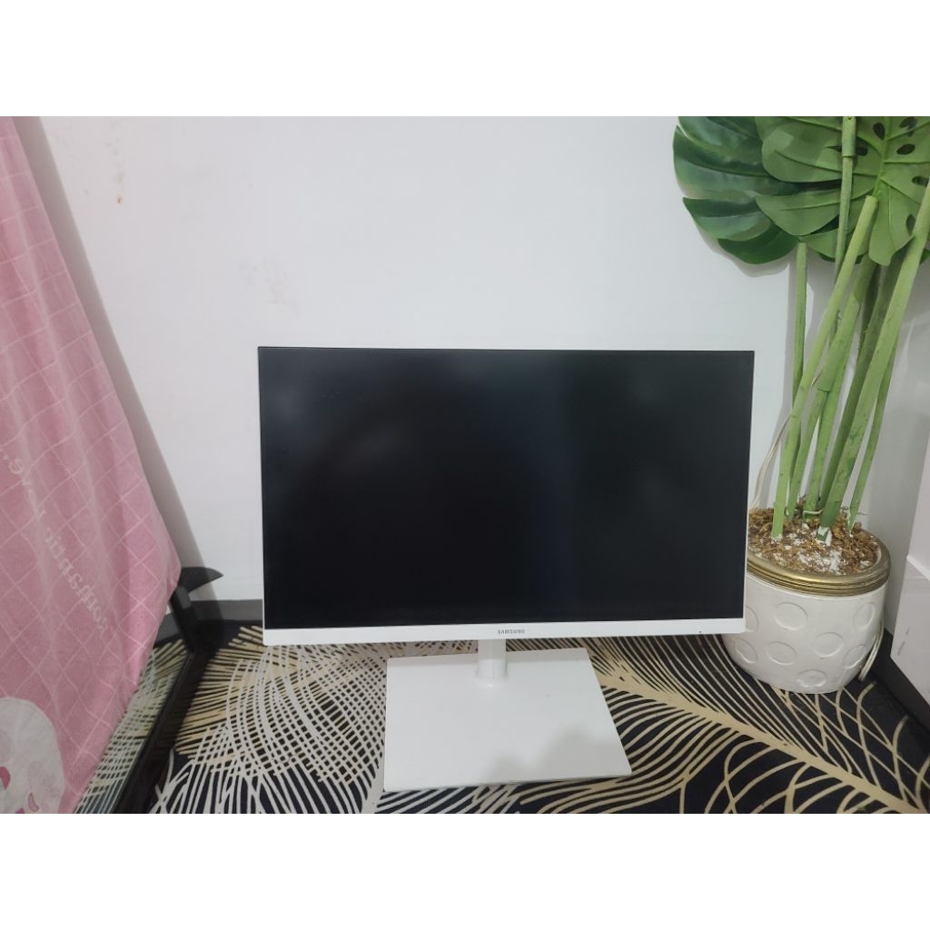 WHITE Samsung 24" 2K Reso QHD 1440p Freesync 75hz ,Frameless IPS ...
