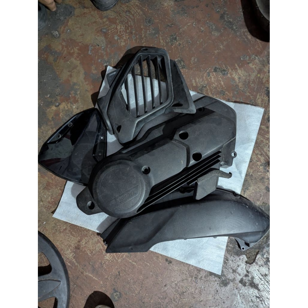 STOCK Crankcase cover, Radiator Cover, Airbox cover and Visor Sold as ...