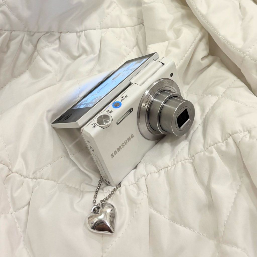 SAMSUNG MV800 FLIP UP SCREEN DIGITAL CAMERA | Shopee Philippines