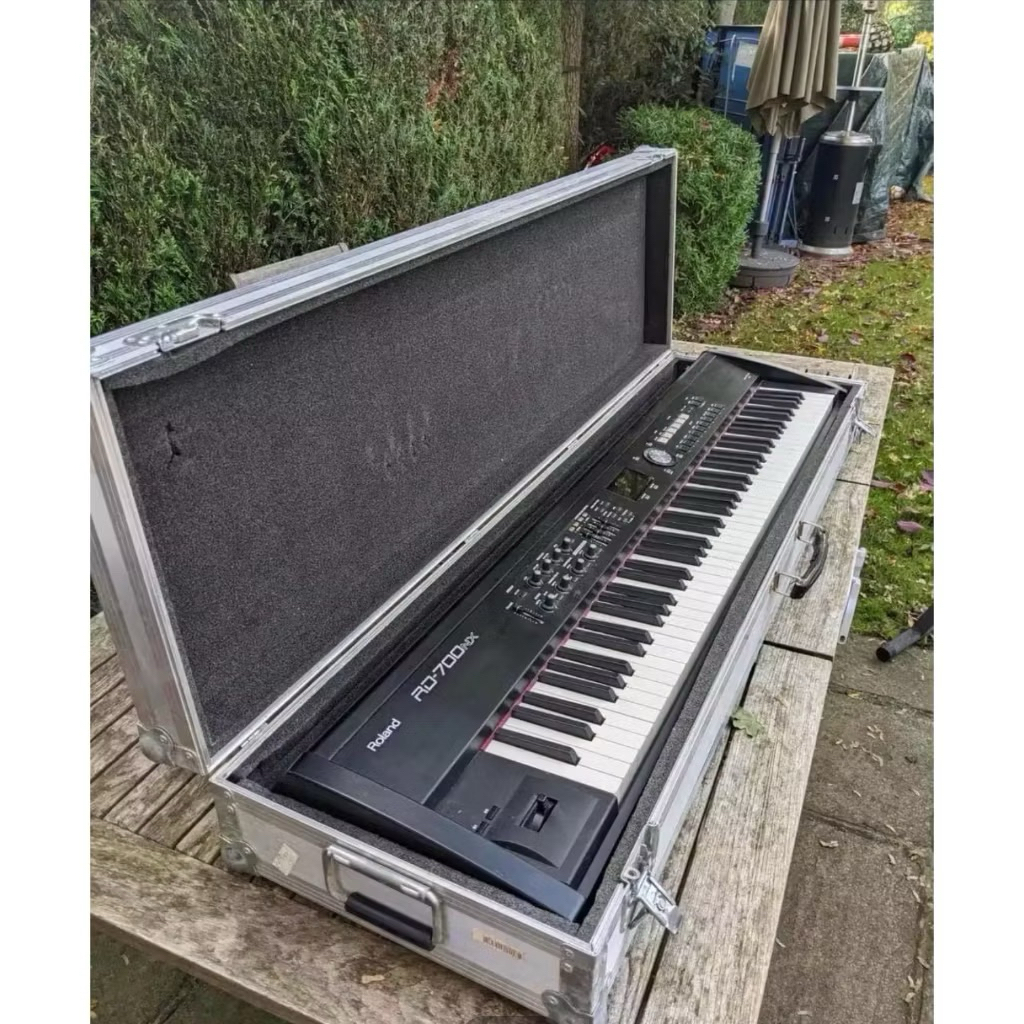 Roland RD70ONX Full Size 88 Key Piano Keyboard + Flight Case + Heavy ...