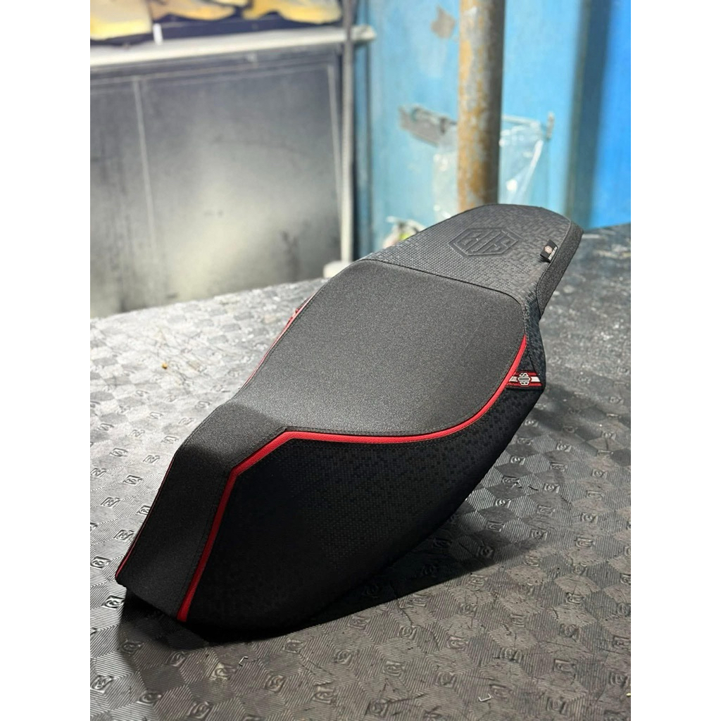 AEROX V2 RACING SEAT/ BLK MAMBA BACK and SIDE / MONDRAGON RIDER SIDE ...