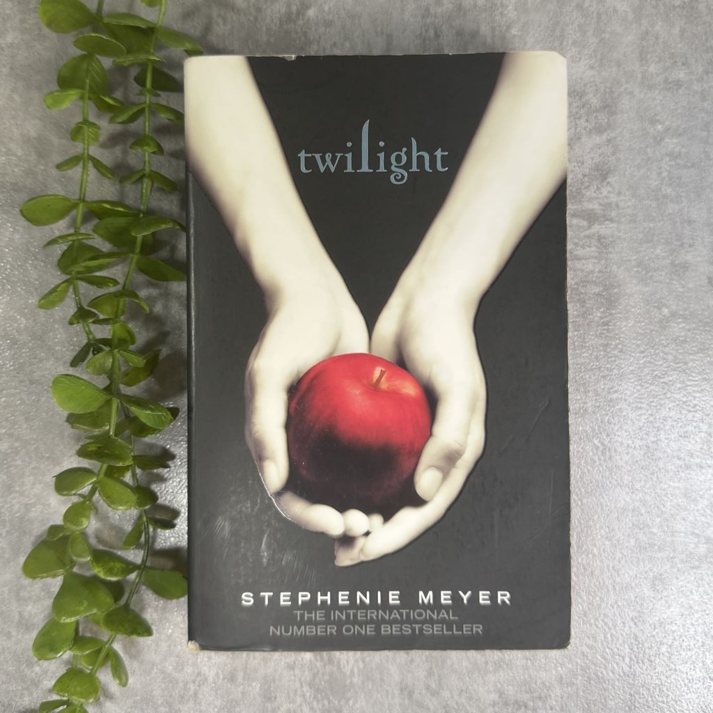 Twilight by Stephenie Meyer (Authentic Preloved) | Shopee Philippines