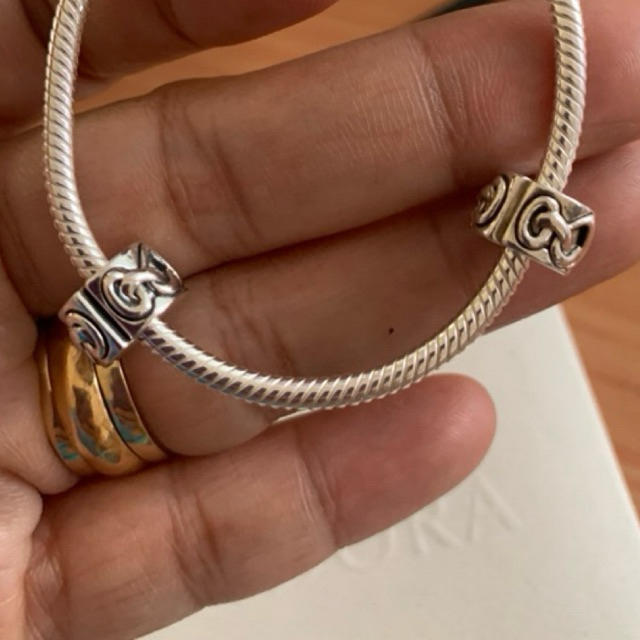 preloved clip charm no box selling per piece | Shopee Philippines