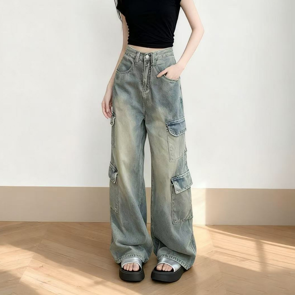 Ang mga kababaihang asul na pantalon ng denim, mga kaswal na jeans ...