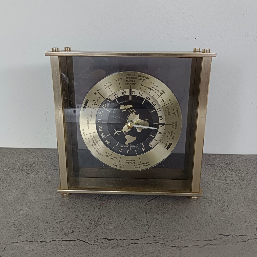 VINTAGE SEIKO QUARTZ WORLD TIME ZONE CLOCK WITH RED AIRPLANE DESK ...