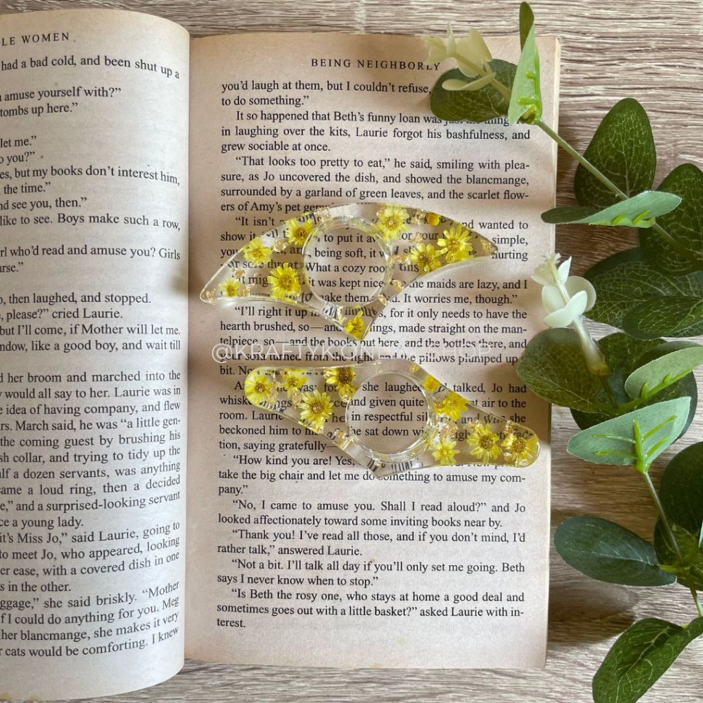 Handmade Resin Thumb Book Page Holder - Yellow Floral with Gold Flakes ...