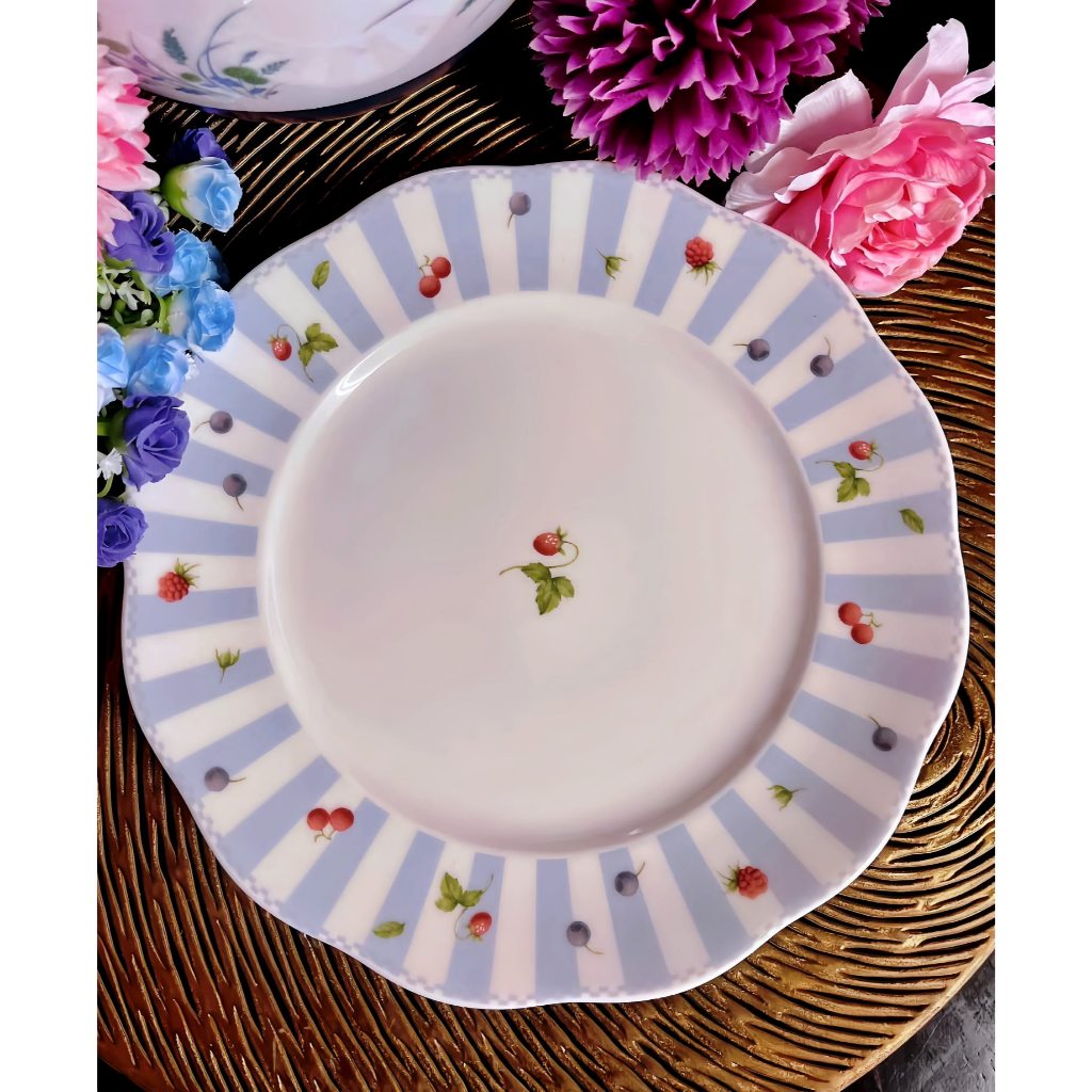 NARUMI Made in Japan Fine Porcelain Dinner Plate | Striped Berries ...