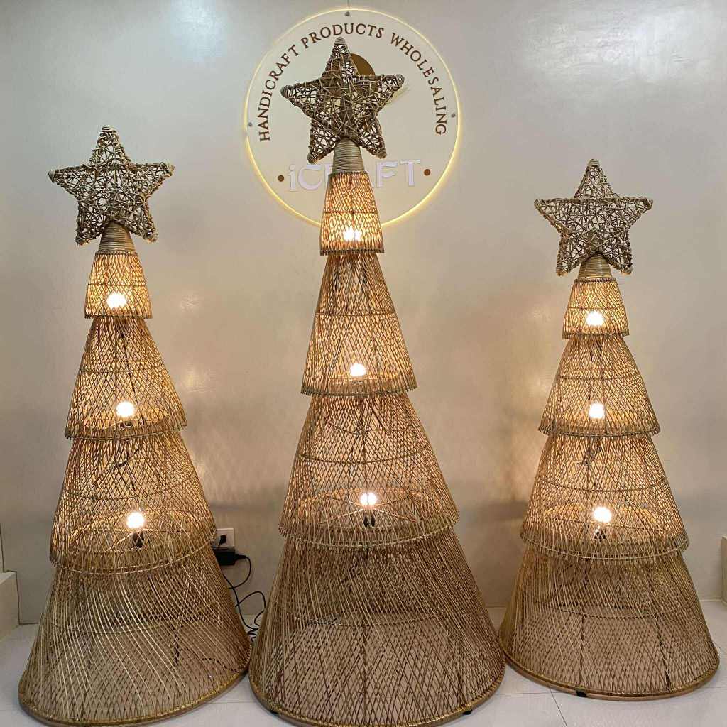 NATURAL RATTAN CHRISTMAS TREE 5 FEET WITH WIRING & BULBS | Shopee ...