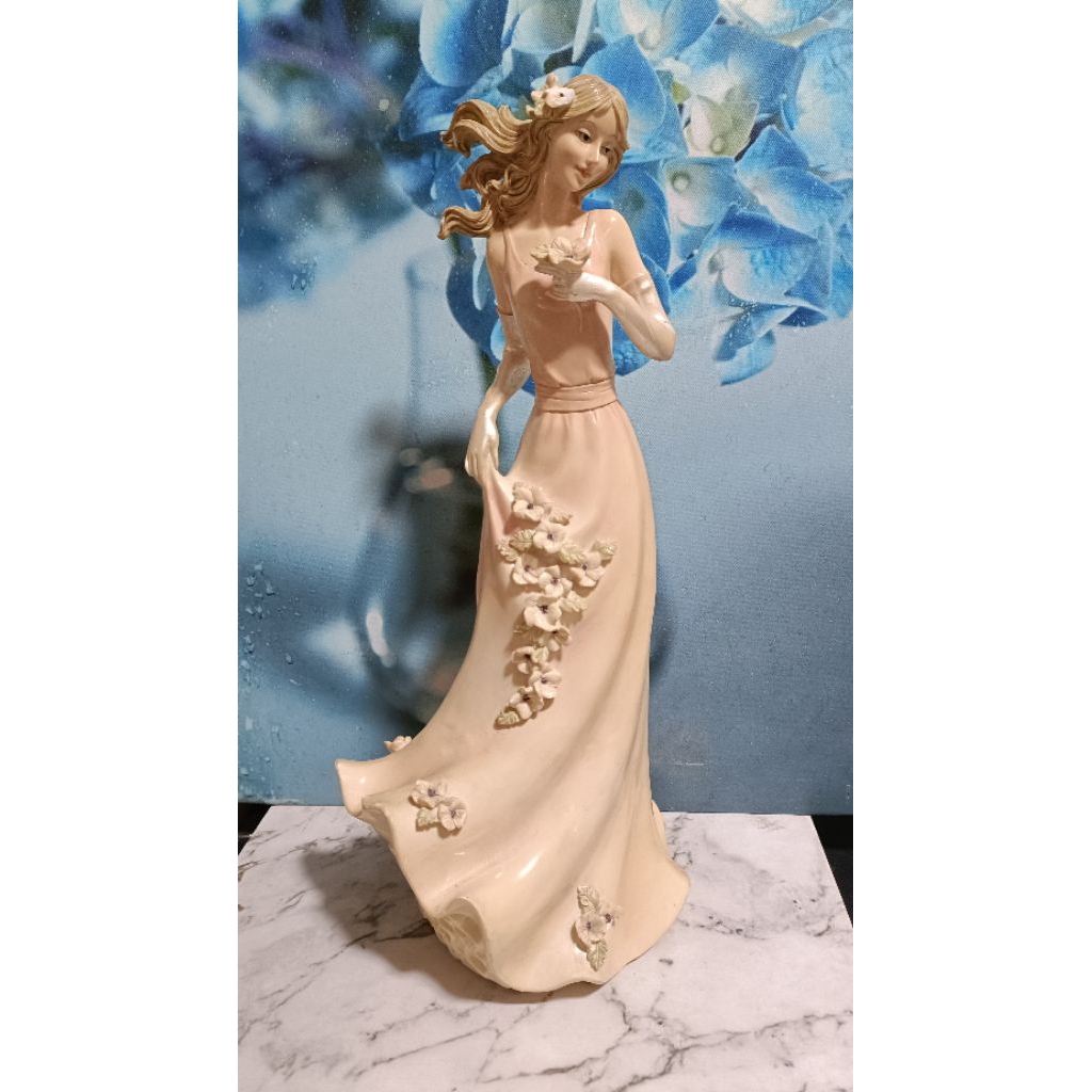 Graceful "Shudehill Giftware" Lady Figurine | SGF14 | Shopee Philippines