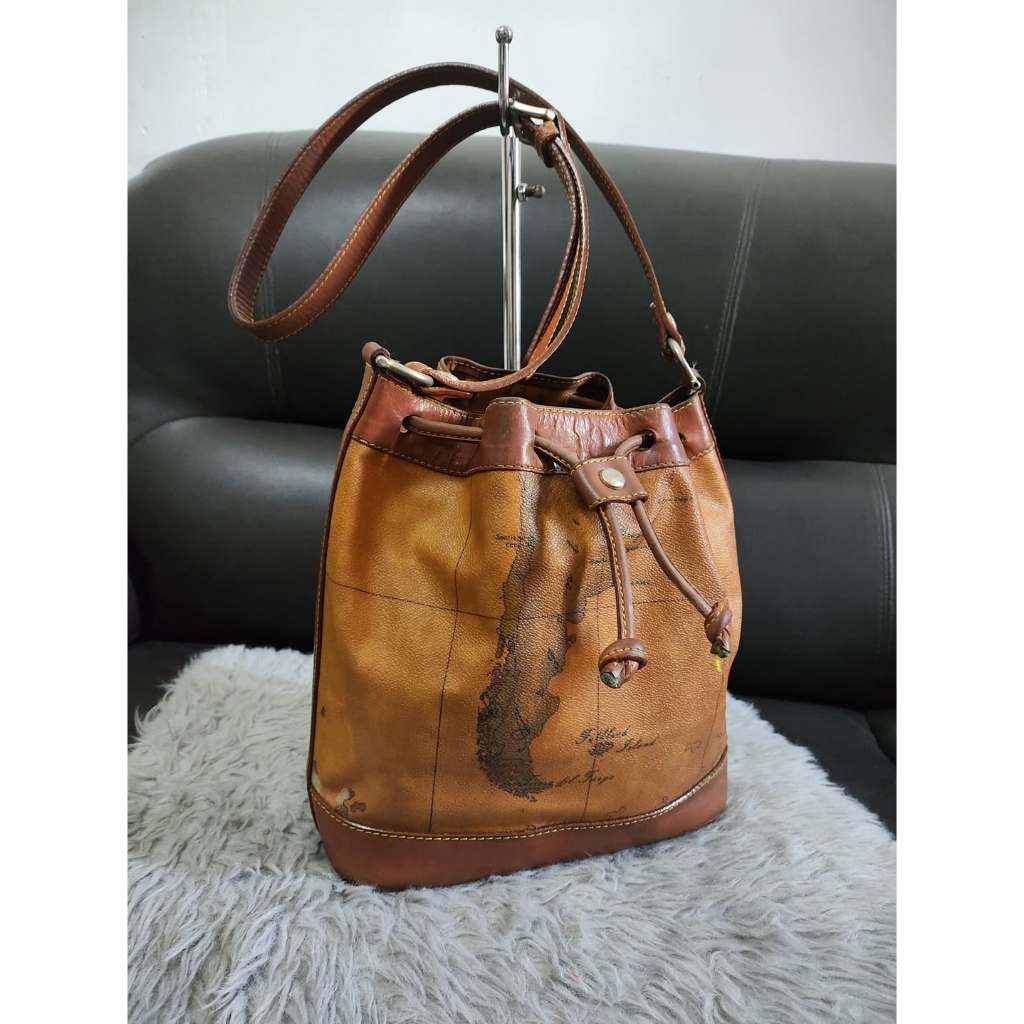 Alviero Martini map bucket bag (Japan Original) | Shopee Philippines