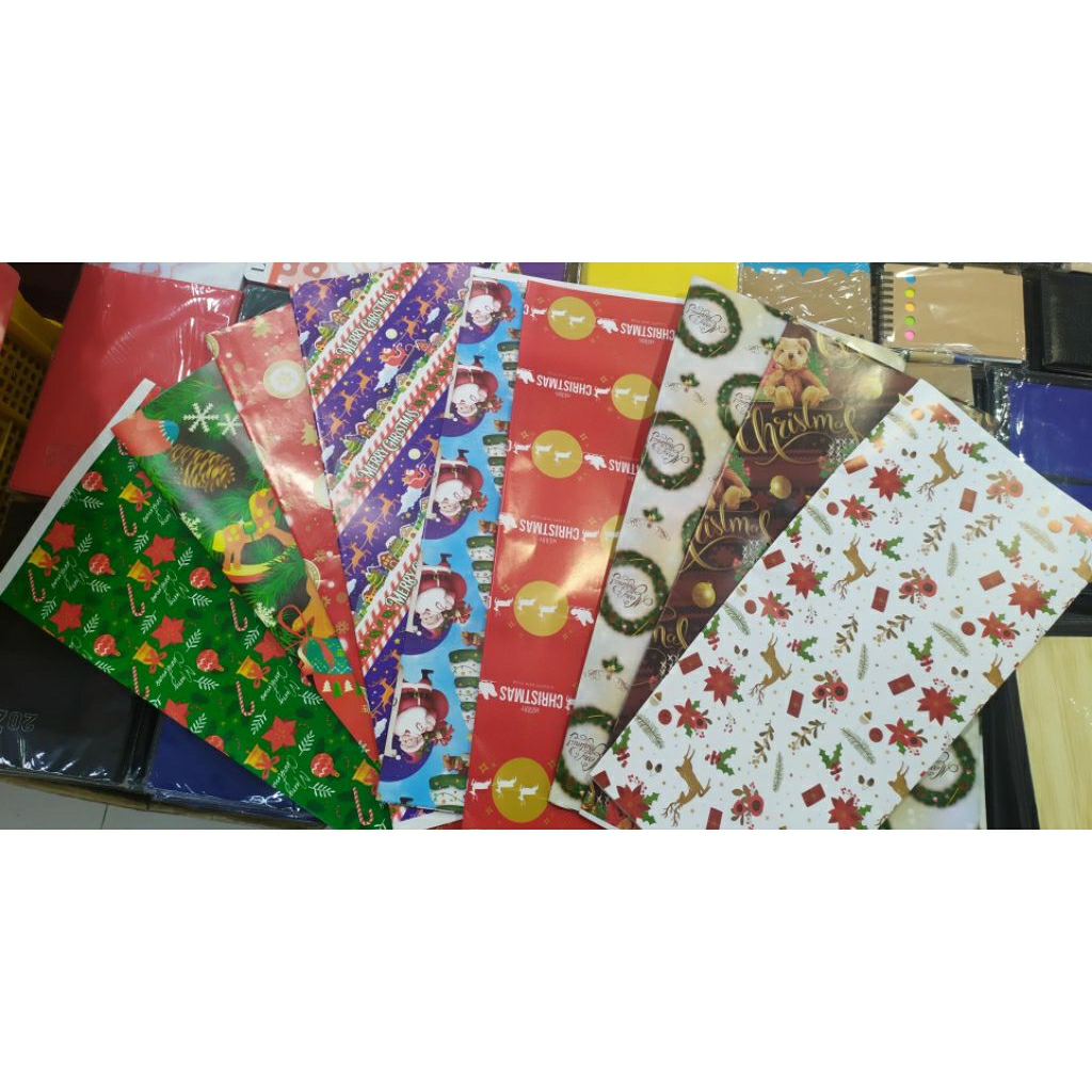 CHRISTMAS GIFT WRAPPED/wrapper (10pcs.1design/roll) | Shopee Philippines