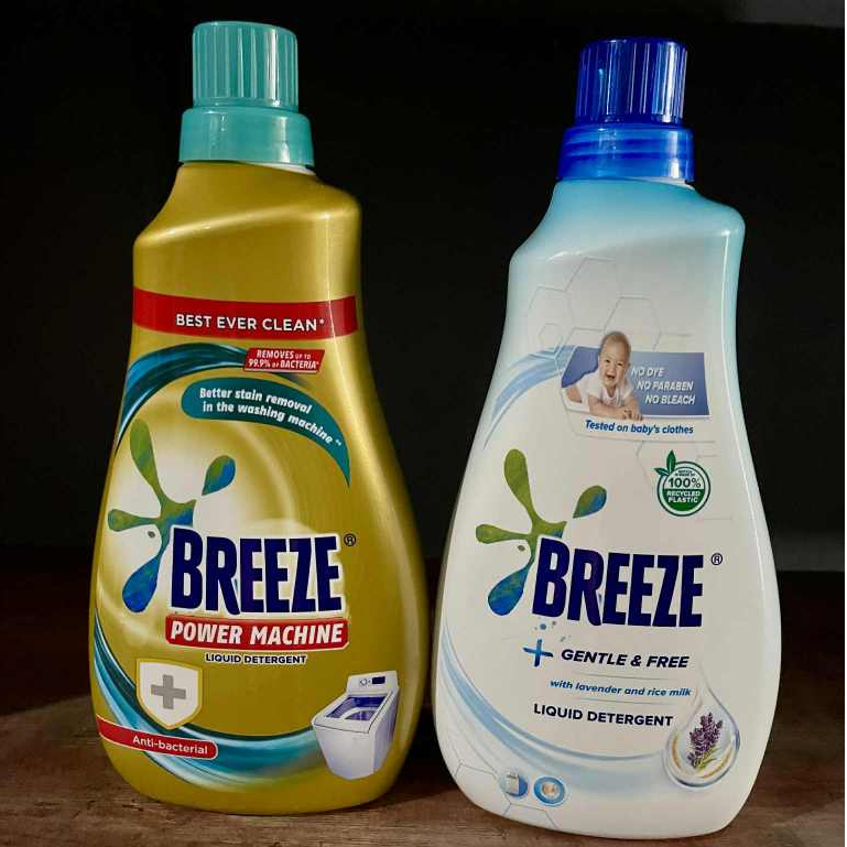 Breeze Laundry Liquid Detergent Antibacterial 980g Bottle | Shopee ...