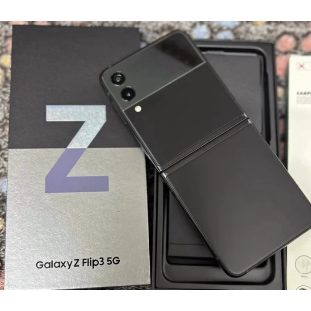 Samsung Galaxy Z Flip3 5G smartphone in Phantom Black | Shopee Philippines
