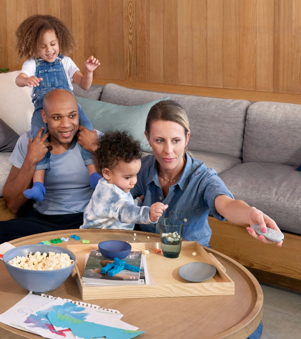 Google Chromecast 1080p FHD Streaming Media Player with GoogleTV, and ...