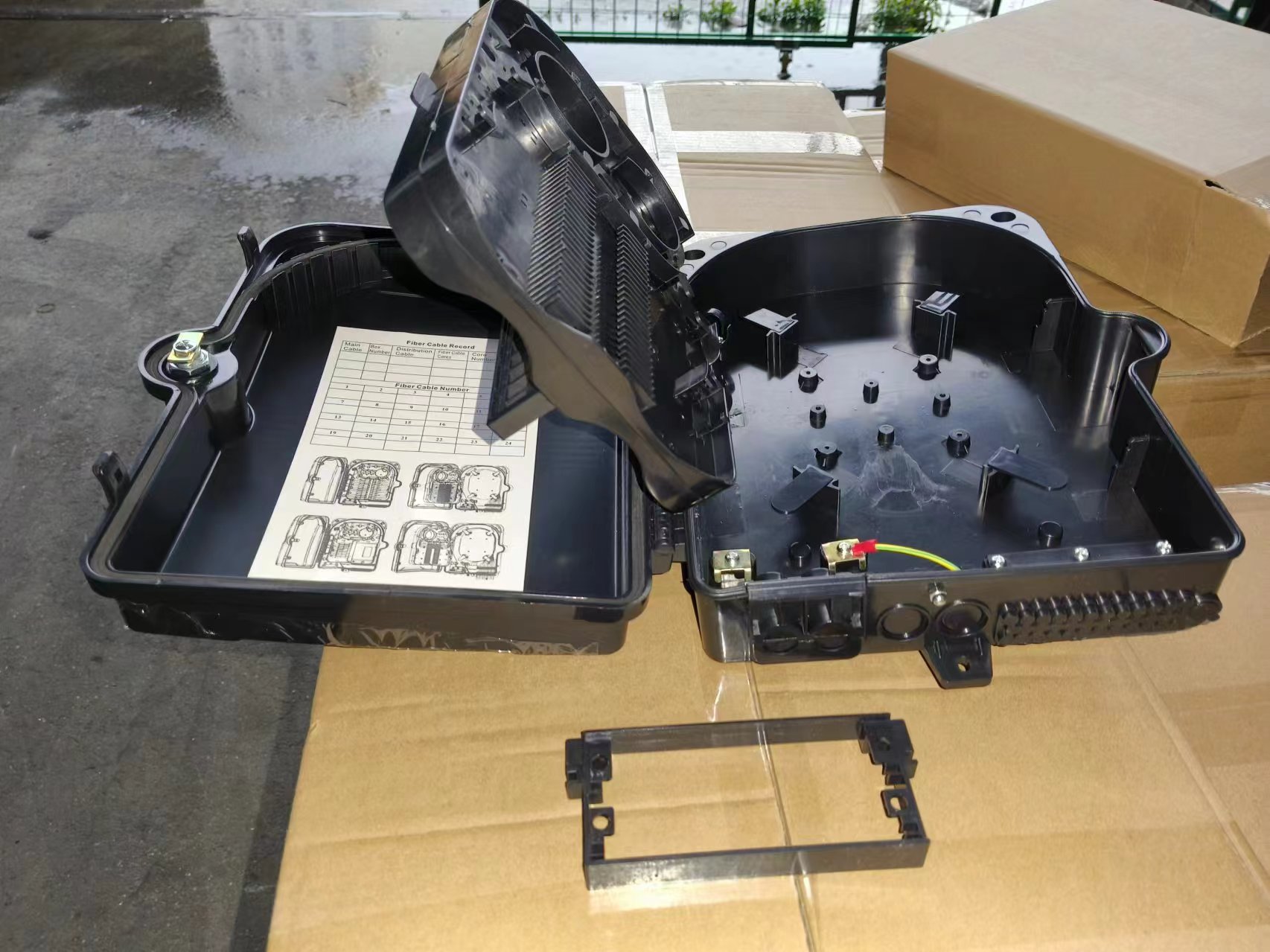 ALLAN Fiber Optic 24 Core Nap Box FTTH Distribution Box With 2 Steel ...