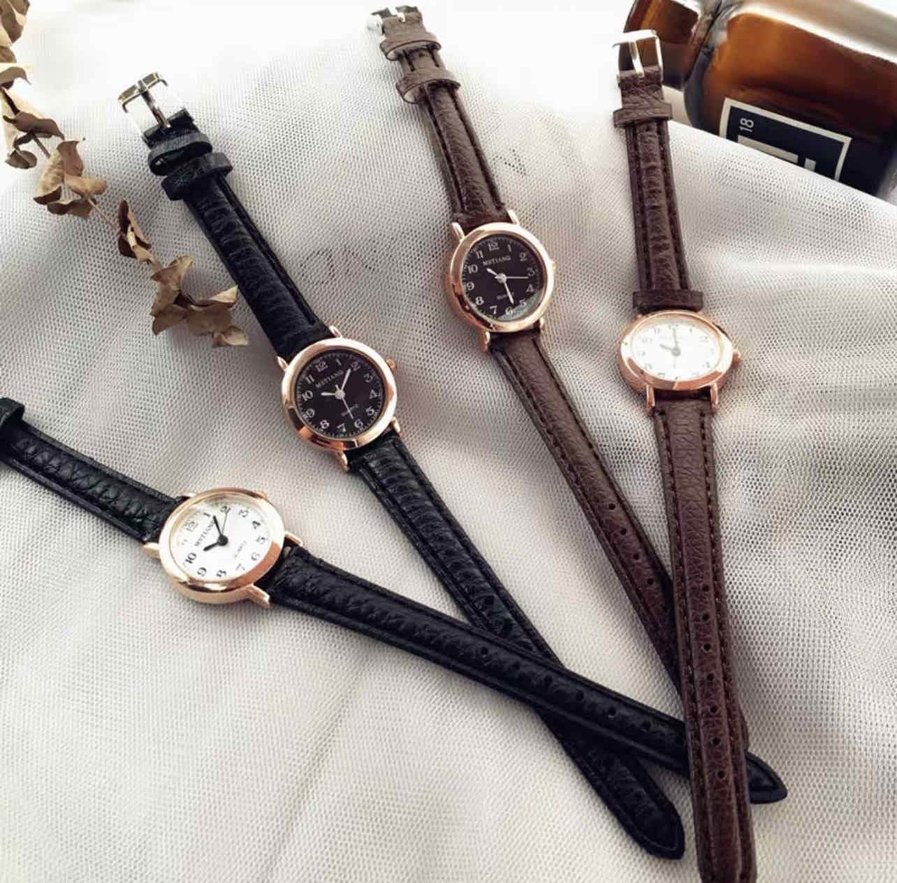 Women's Fashion White Small Watches Ladies Quartz Round Leather Watch ...