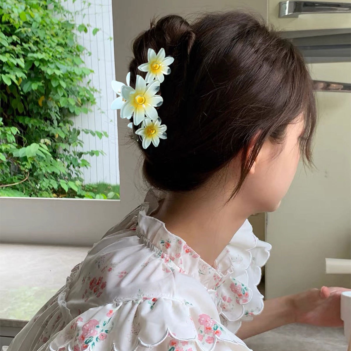 Summer Elegant Daisy Flower Acrylic Hair Clips Non-slip Large Hair ...