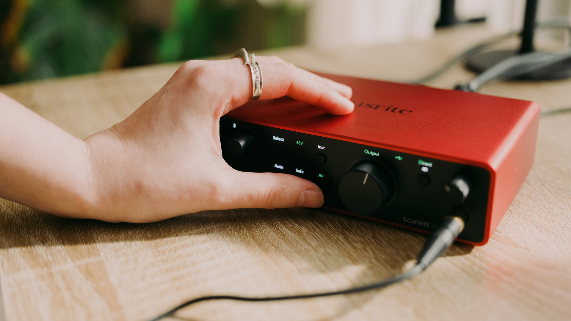 Focusrite - Scarlett 2i2 Studio 4th Gen Recording Studio Bundle Audio ...