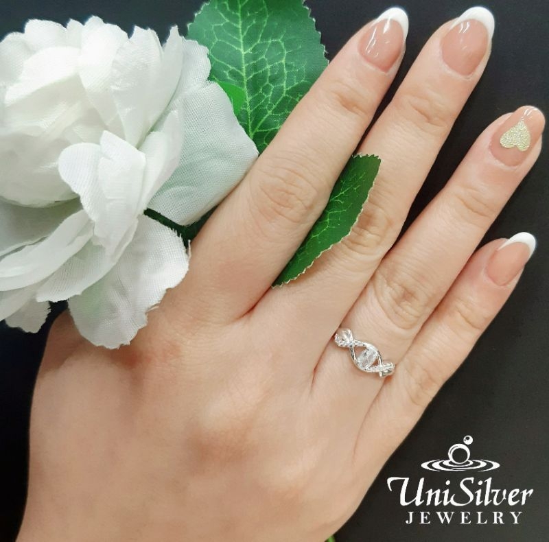 Unisilver 925 Sterling Silver Infinity Ring With Oval CZ Center Stone ...