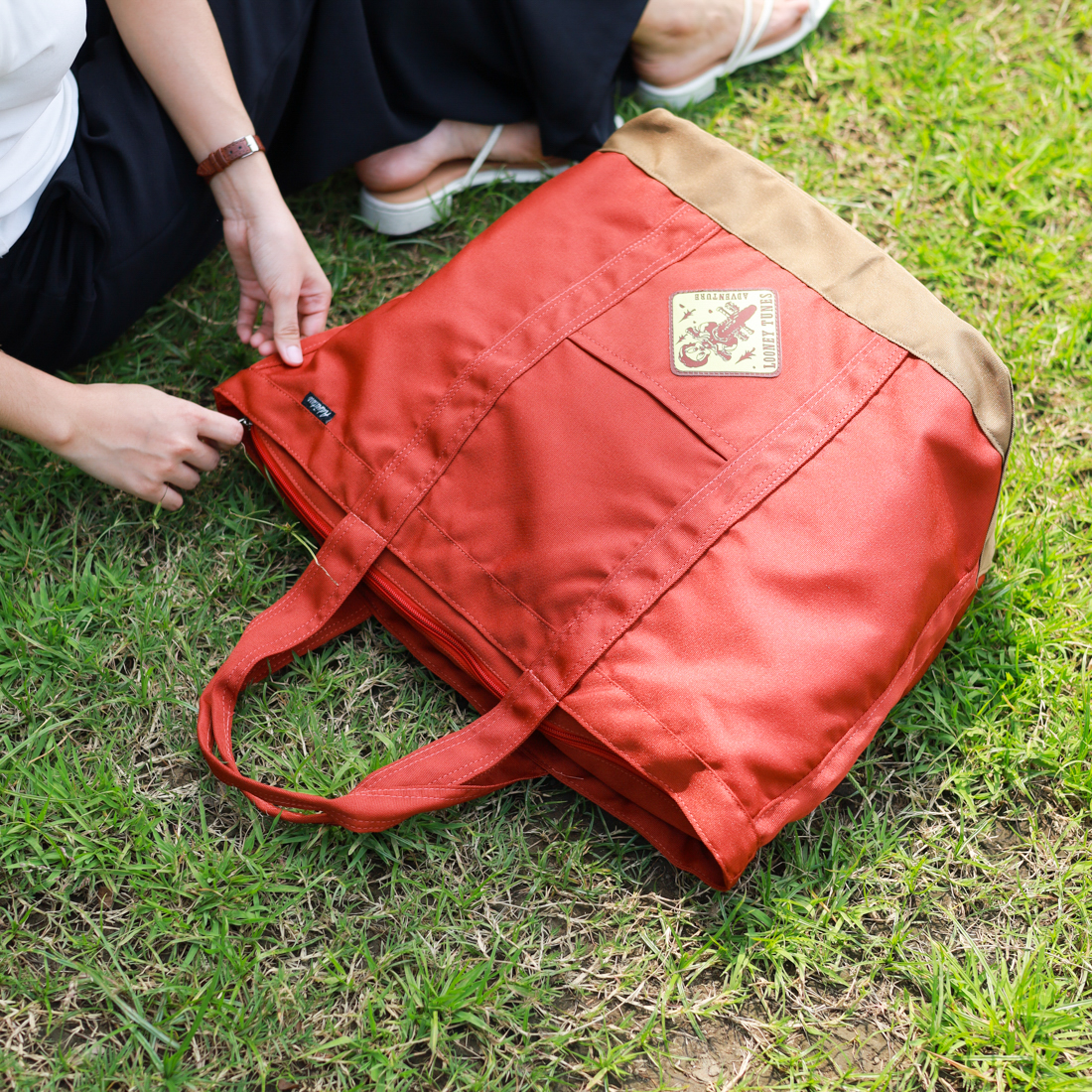 Adventure Looney Tunes Collection Duffel Travel Bag Bailey | Shopee ...