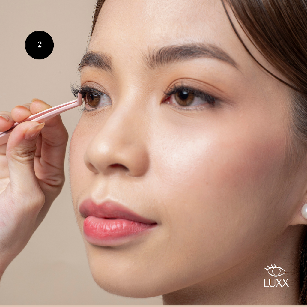Luxx Extensions Pro in Soft Cat Eye [DIY Lash Extension Set | Press-On Lashes | Pre-Glued ...