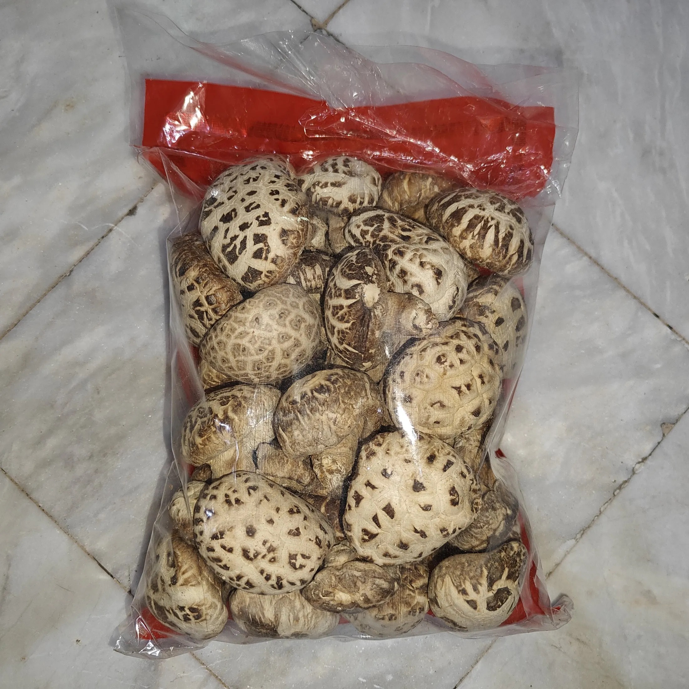 Dried Shiitake Mushrooms Extra Thick (Premium Whole Shitake Mushroom ...