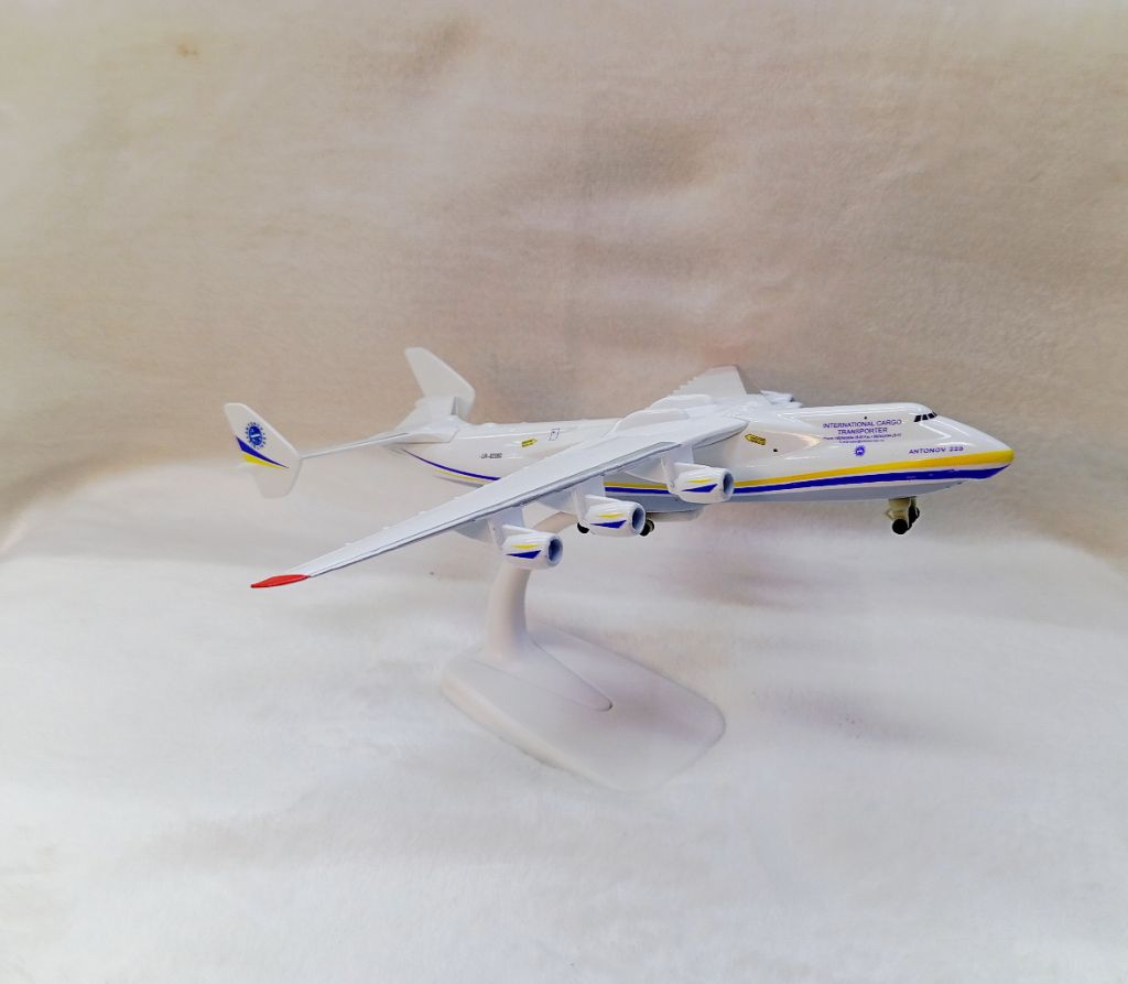 ANTONOV AN-225 MRIYA Airlines Airplane with Landing gear Diecast ...