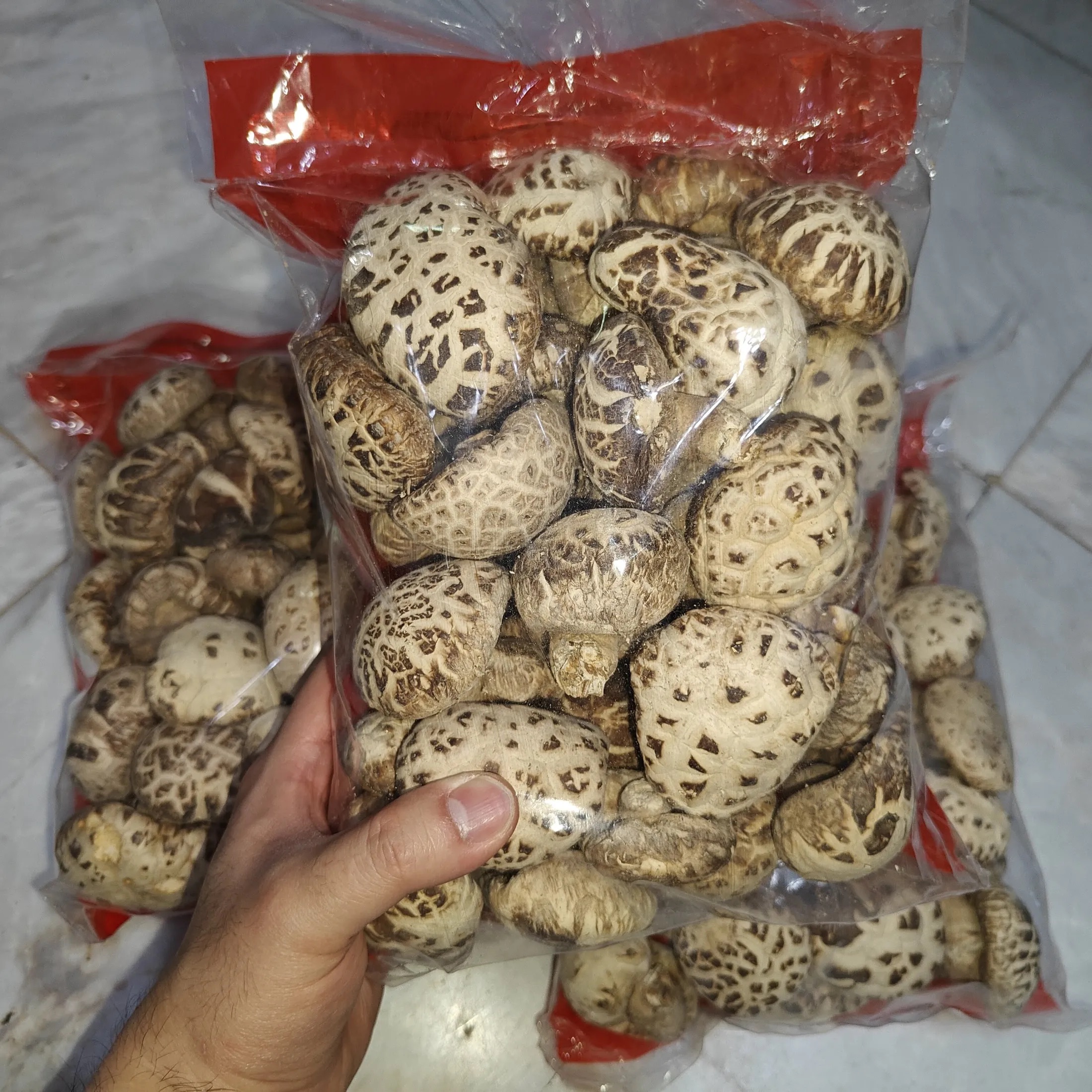 Dried Shiitake Mushrooms Extra Thick (Premium Whole Shitake Mushroom ...