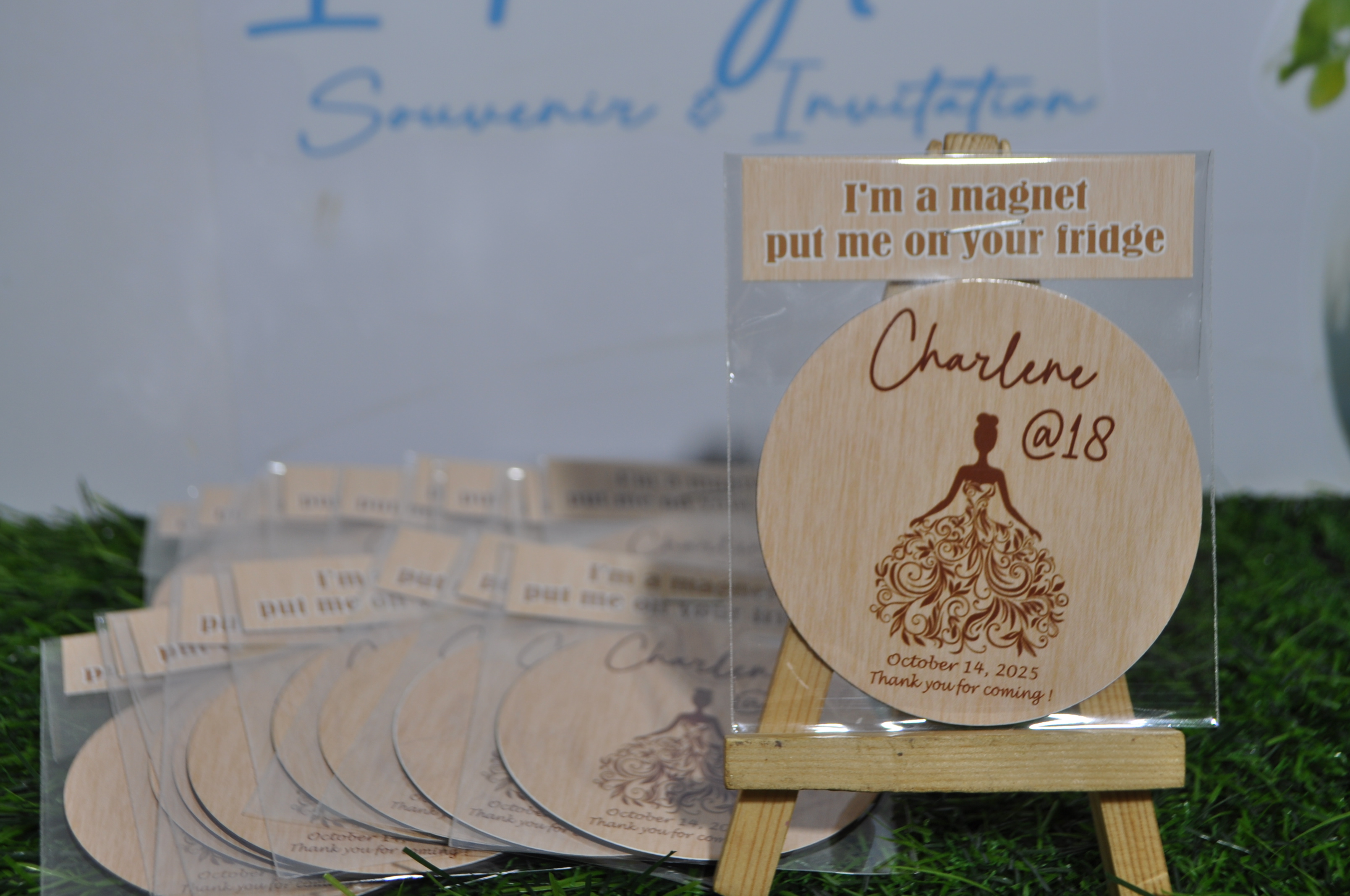 Wood Design Ref Magnet Souvenir Wedding Christening Baptism Birthday ...