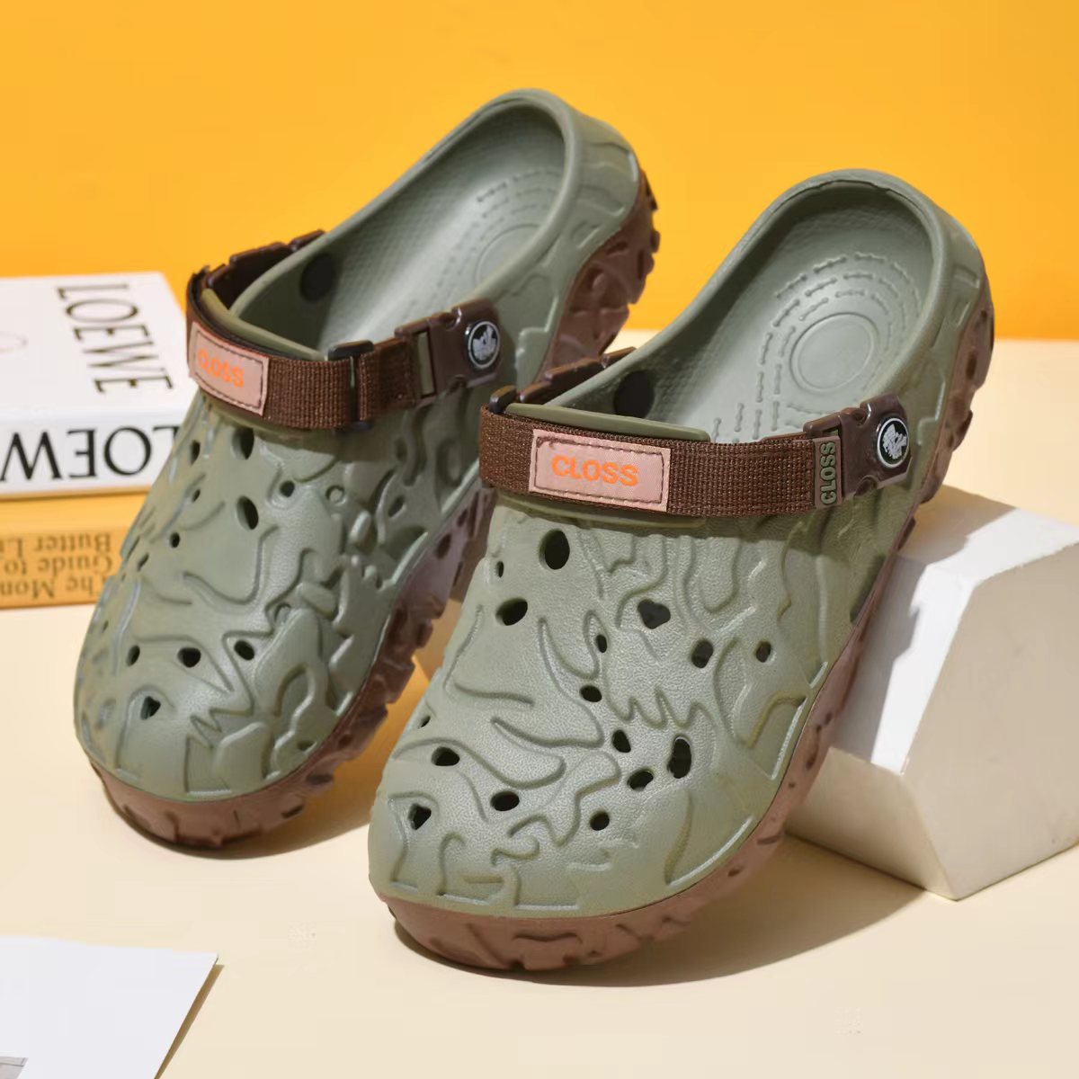 【𝐙𝐋𝐀𝐂𝐊】CLOSS Summer Classic Design Slip-on Beach Hollow Clogs Sandals ...