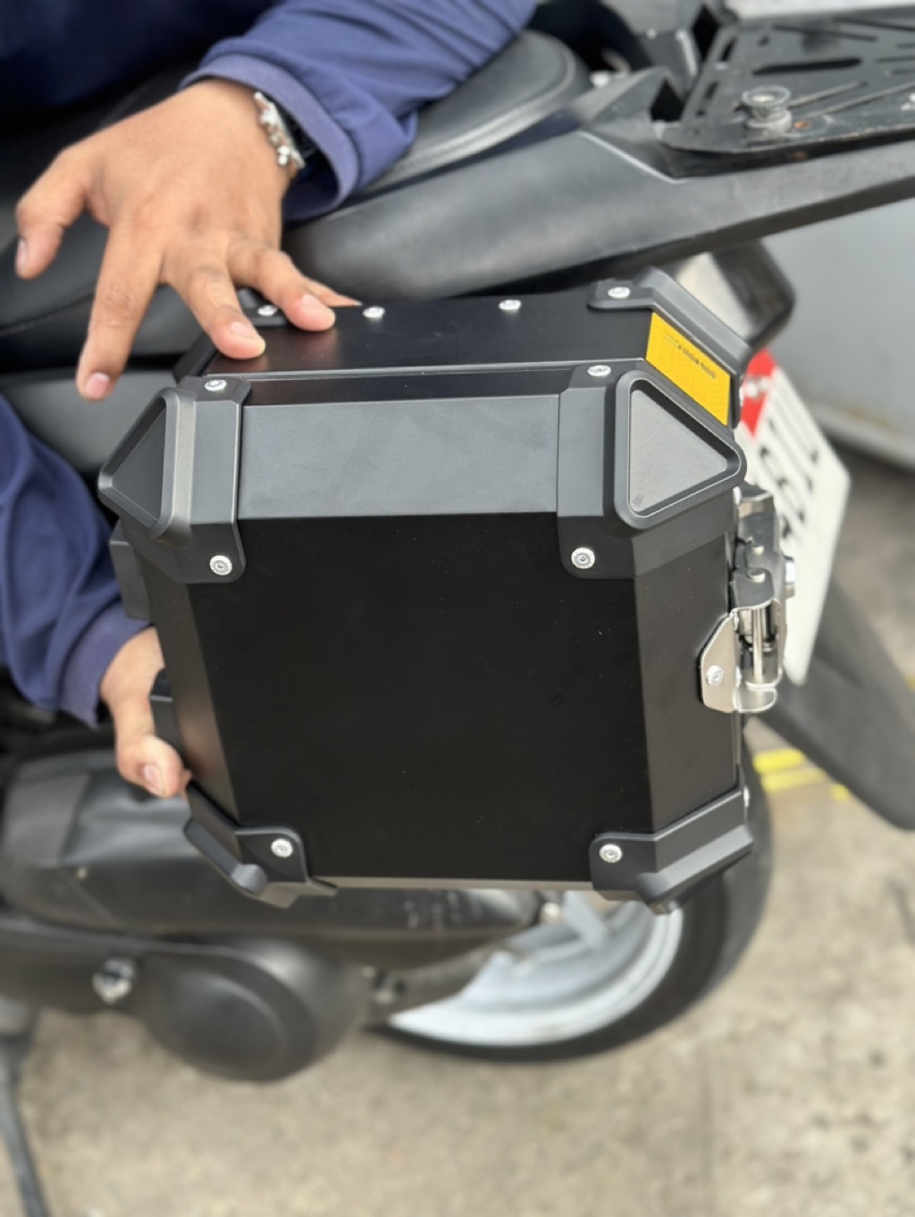 SEC 10liters Alloy Top Box with Metal Baseplate | Shopee Philippines