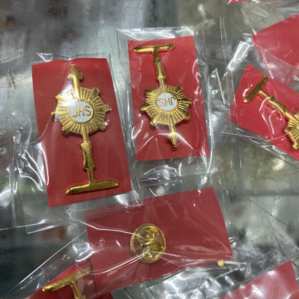Eucharistic Badge/ Lay Minister's Pin without box; GOLD; | Shopee ...