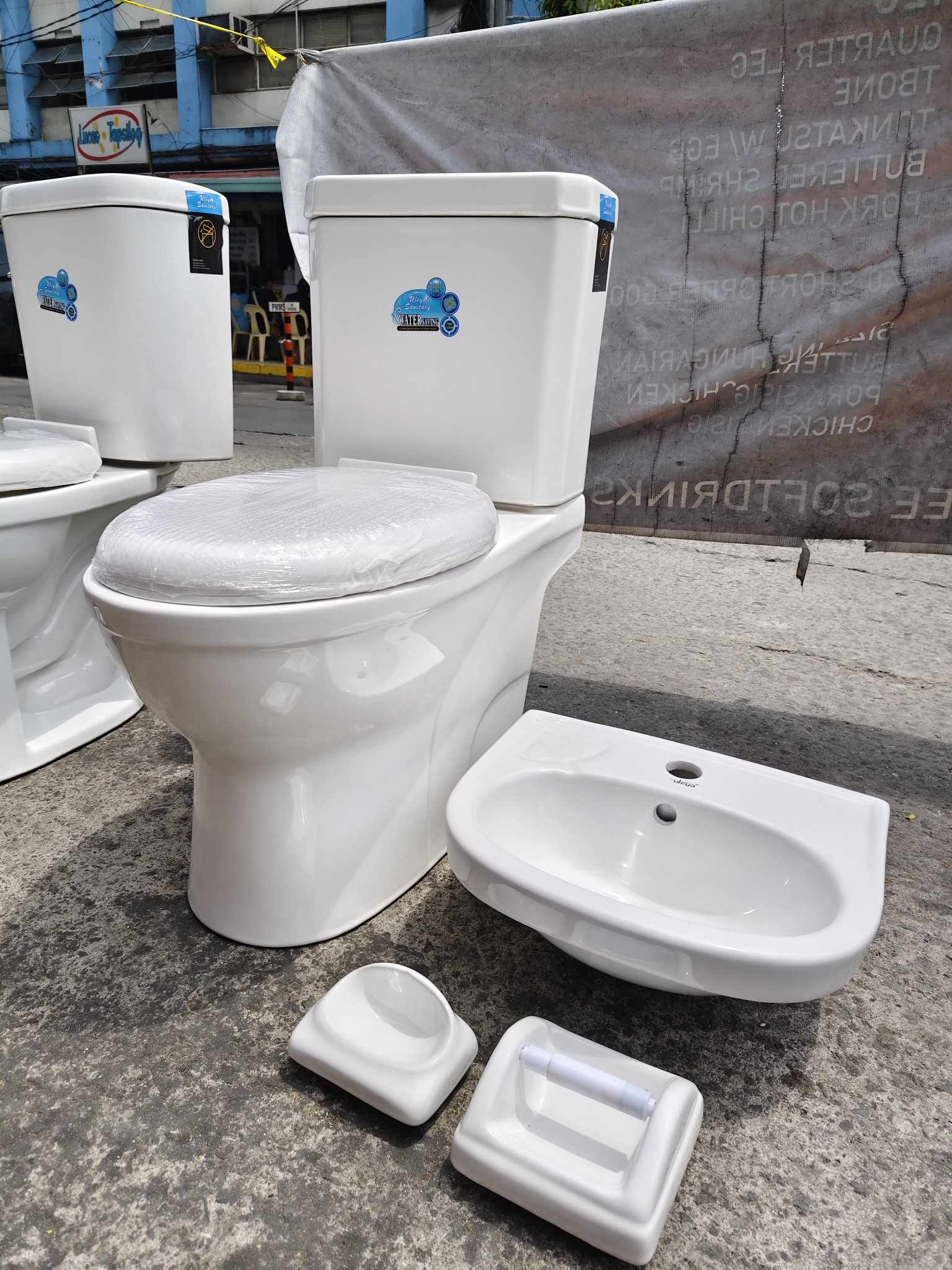 551 Bathroom ceramic Toilet /Ceramic water closet and Bathroom Lavatory ...
