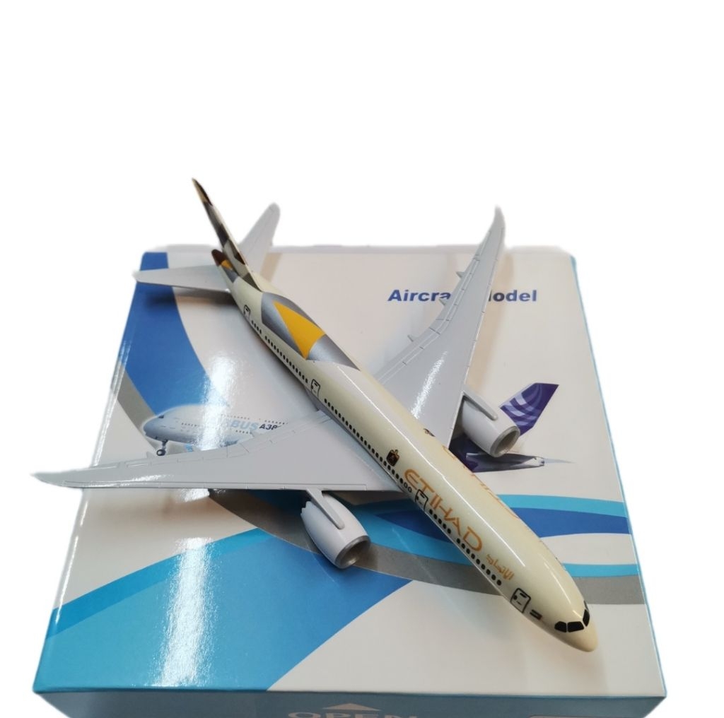 Etihad Airways Boeing 787 Diecast Toy Airplane Model - 6 Inches with ...