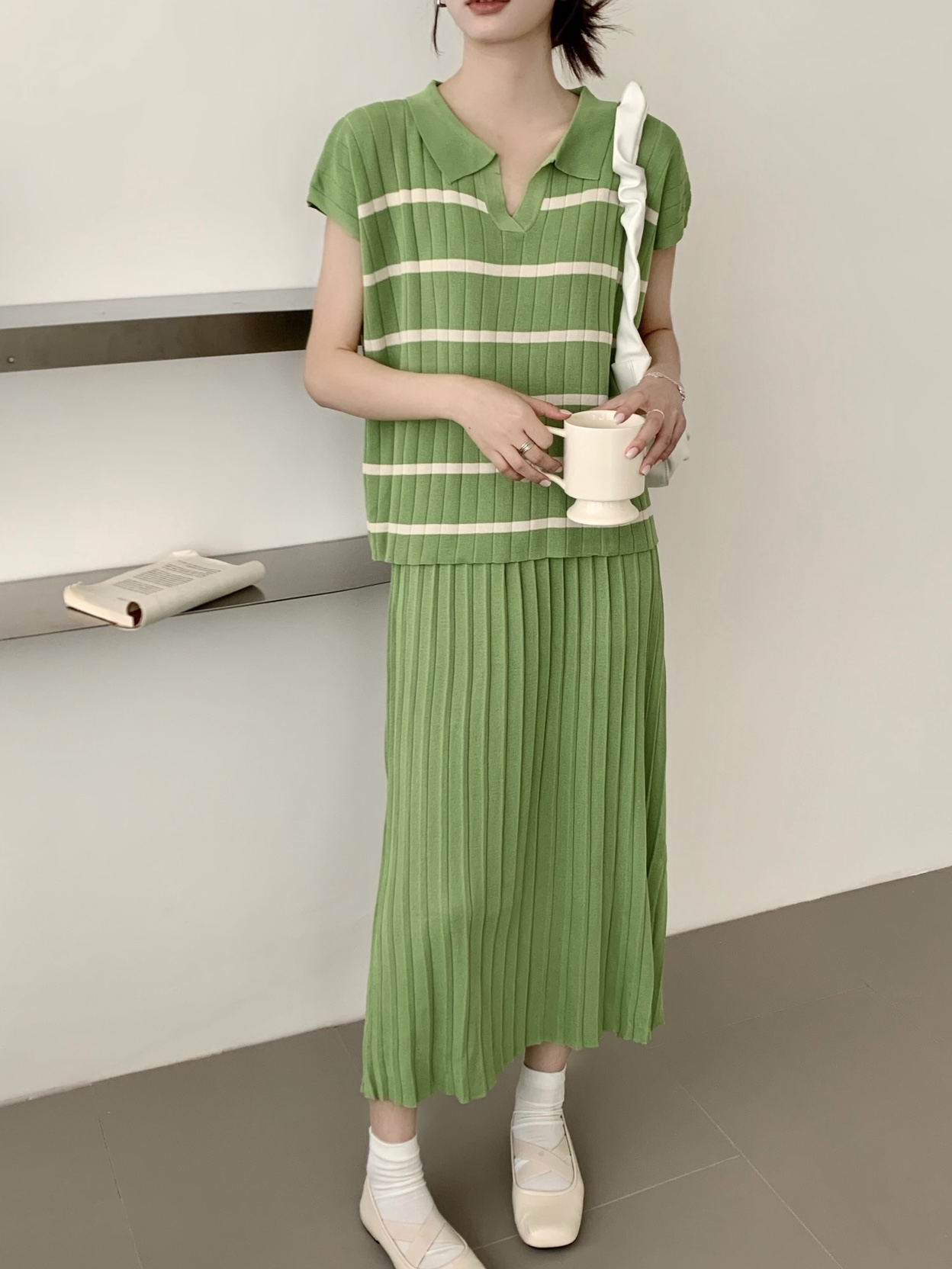 EZ Fashion Stripe Collar Neck Top & Pleated Garter Skirt Oversize ...