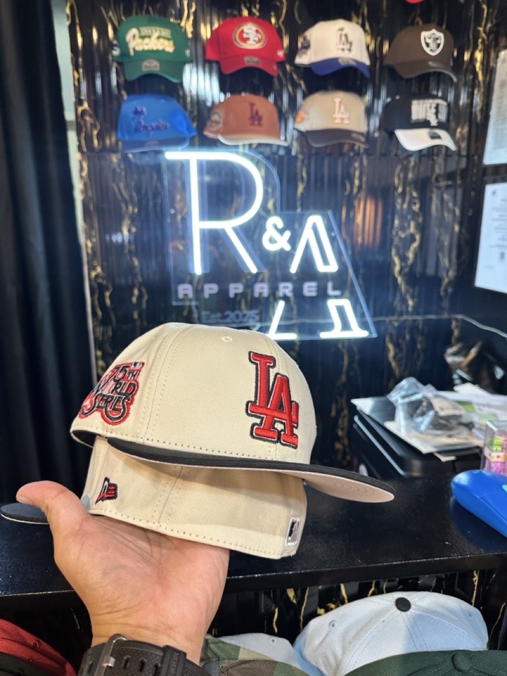CLOSE CAP SIZE 7 1/8 (56.8cm) TG QUALITY WITH BOX PACKAGING | Shopee ...