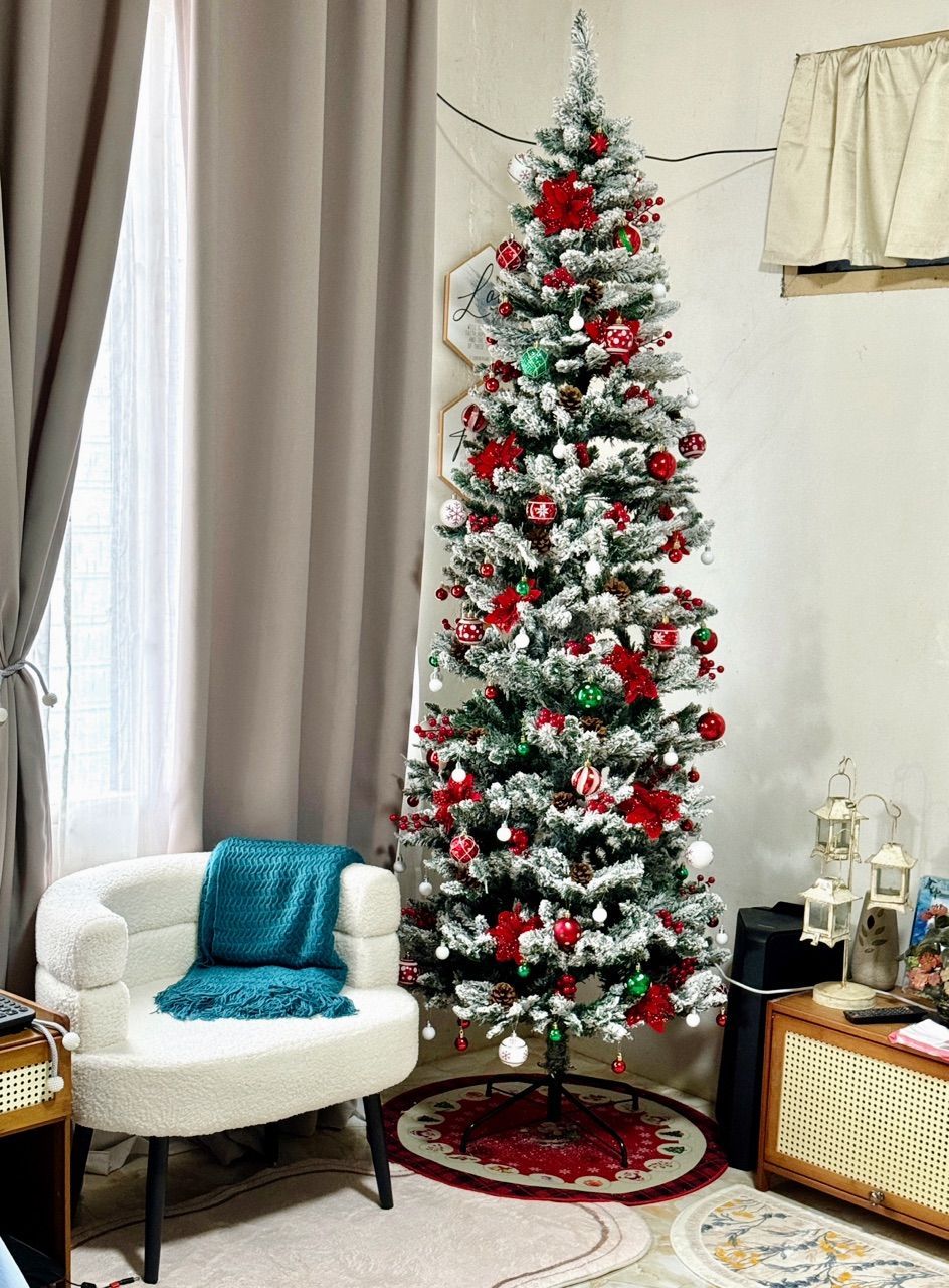 7.5FT Slim Christmas Tree Decoration 1100 Thick Branch Tips Hinged Snow ...