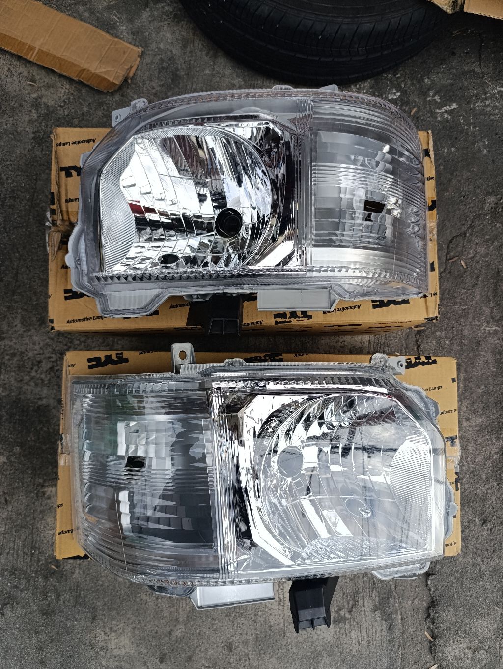 Headlight For Toyota Hiace GL Grandia 2014-2019 Model | Shopee Philippines