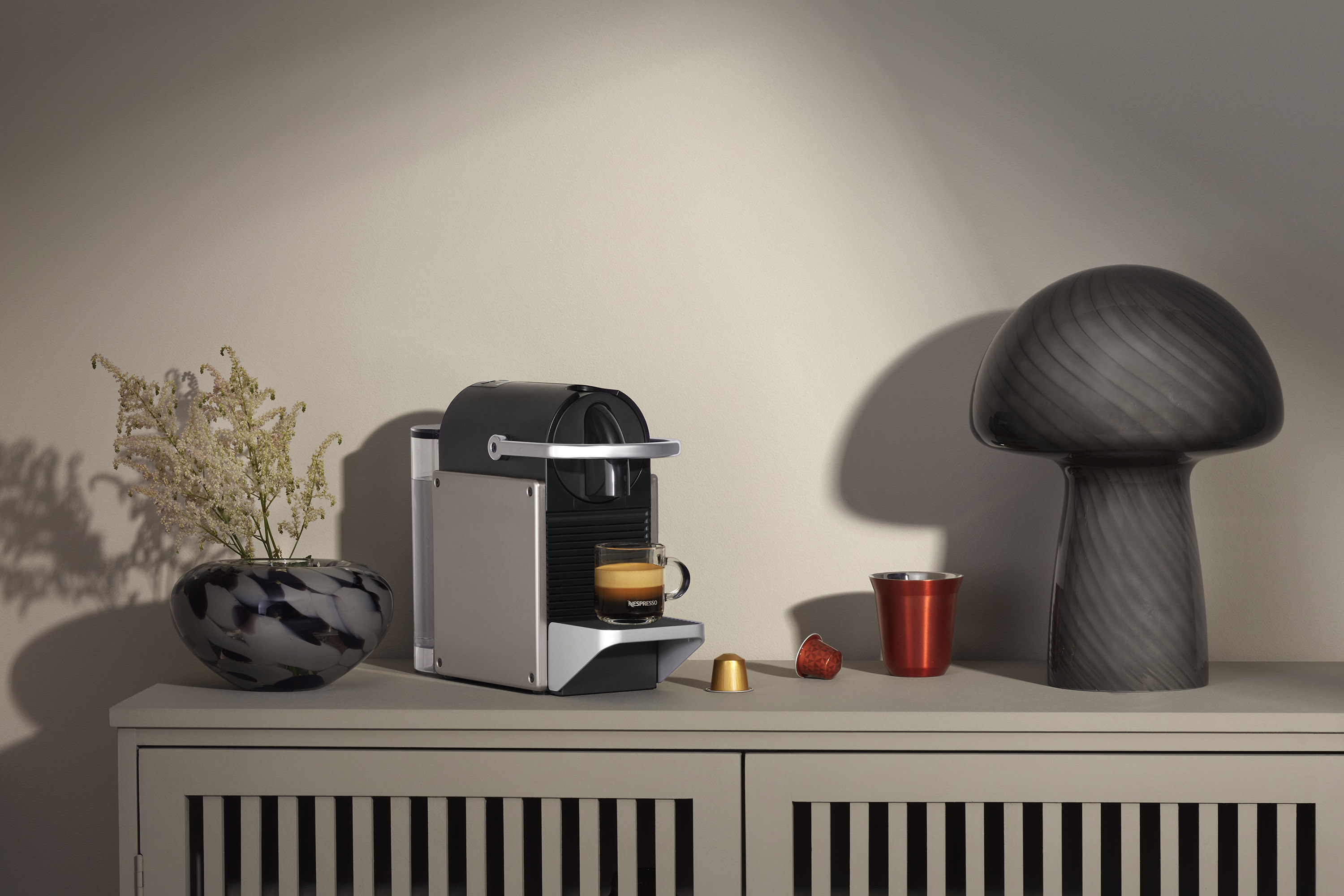 Nespresso Pixie C62 Automatic Coffee Machine Coffee Maker with Coffee ...
