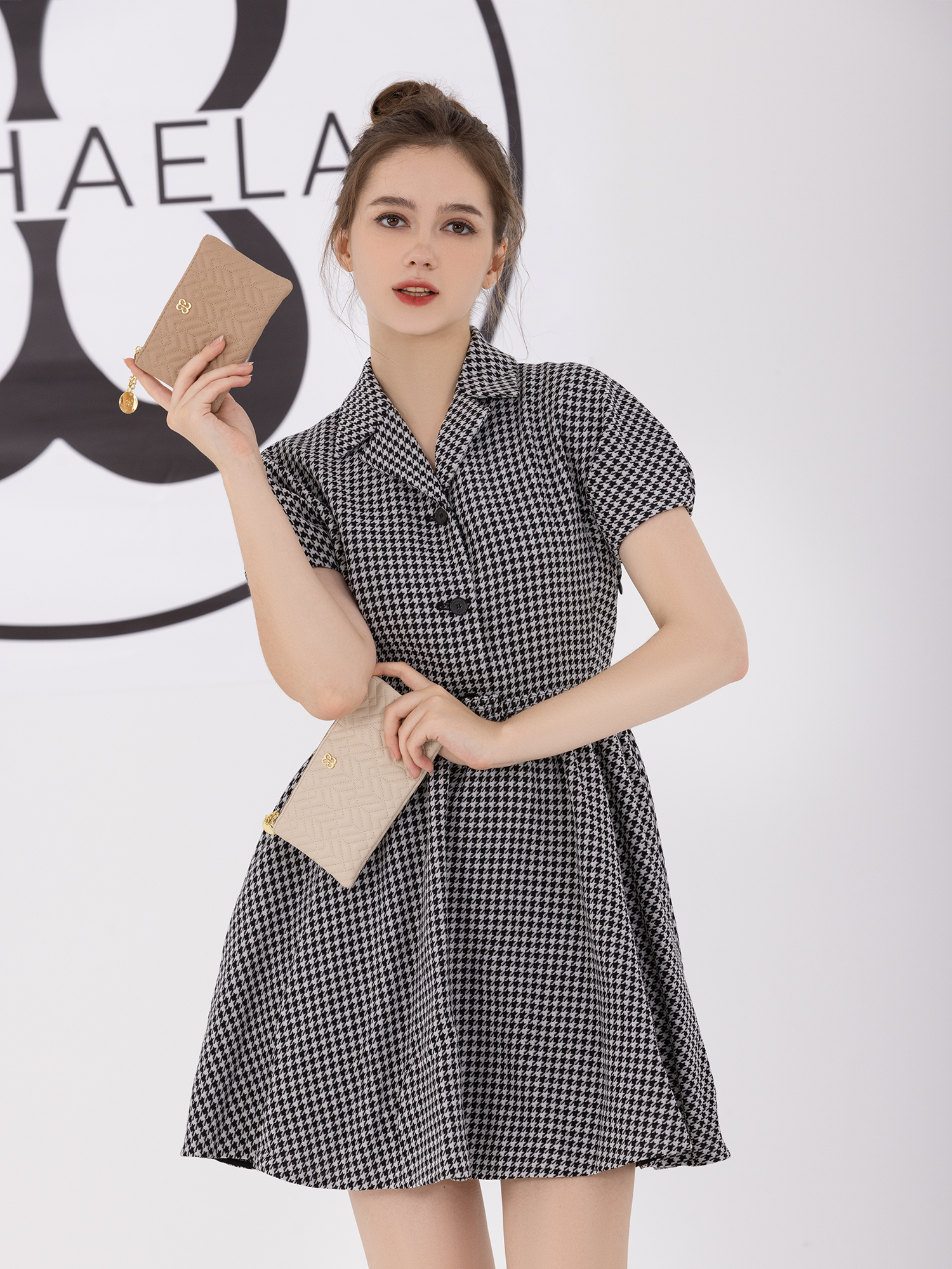 MICHAELA Cellphone Wristlet Wallet for Women Waffle-Like Embossed Long ...