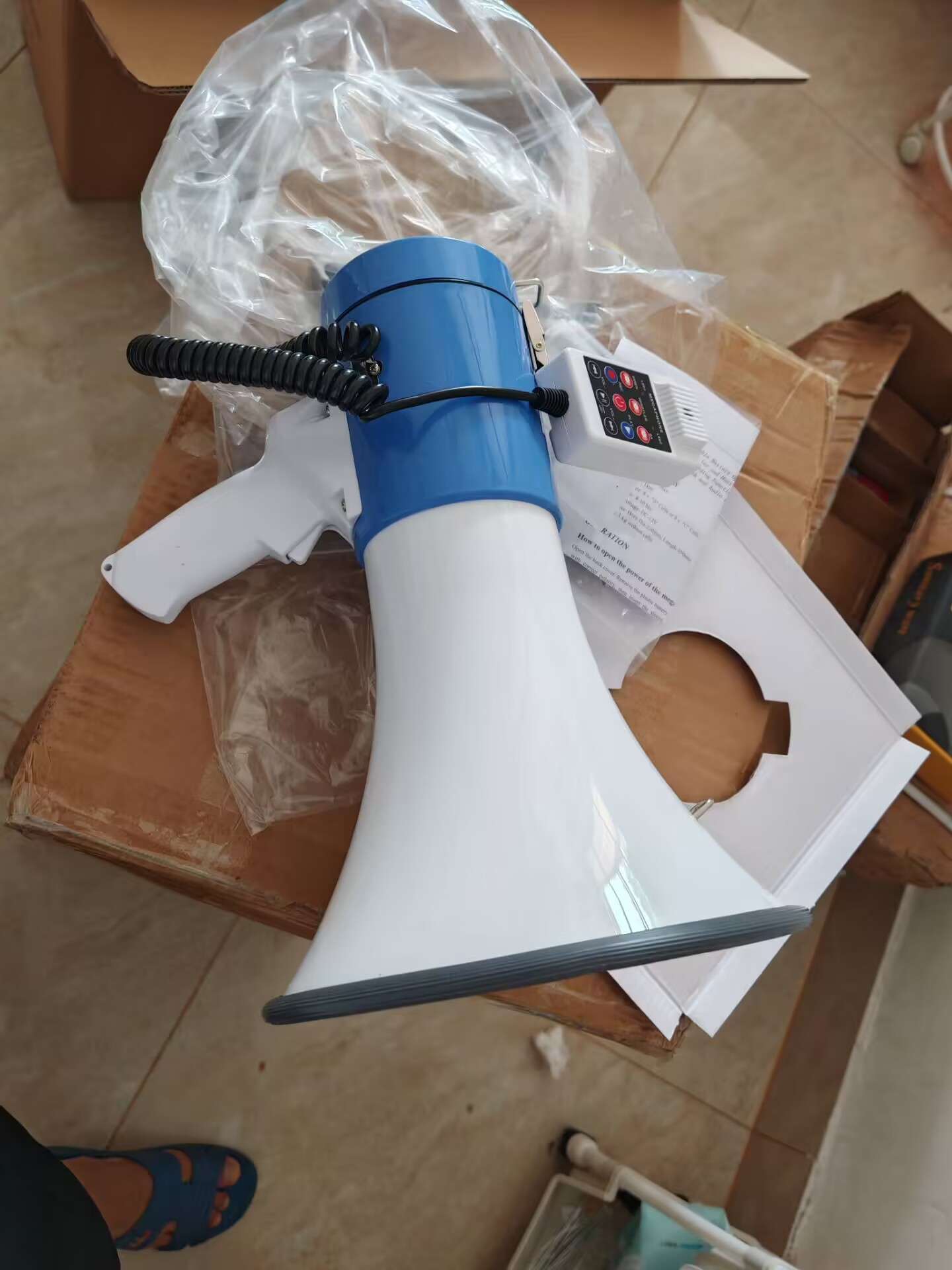 High Power Handheld Megaphone with Microphone 50Watts SMP-V16-50BT ...