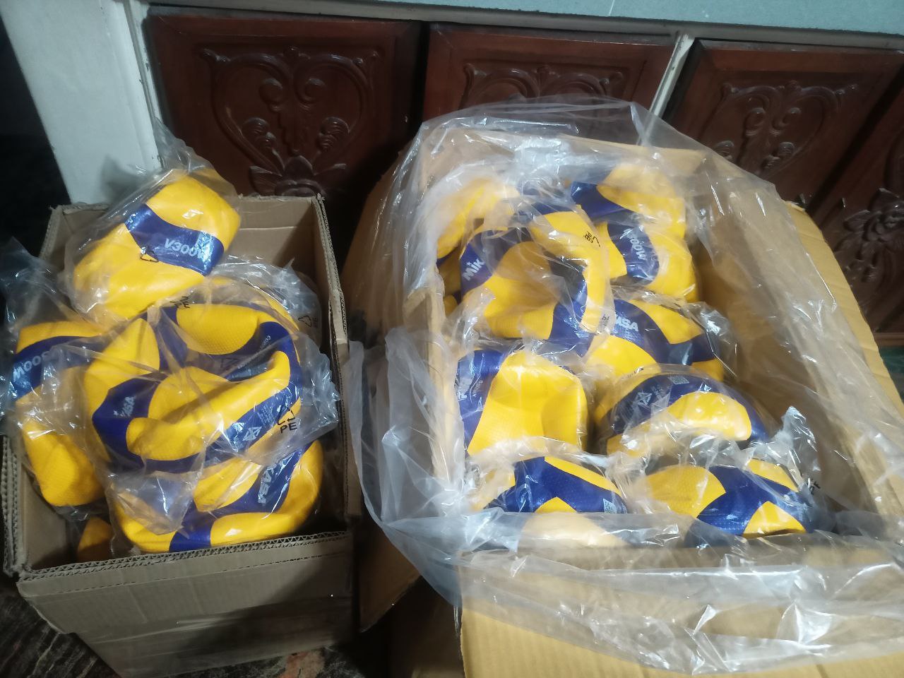 ORIGINAL MIKASA V300W volleyball Authentic Made in Thailand dimple ...