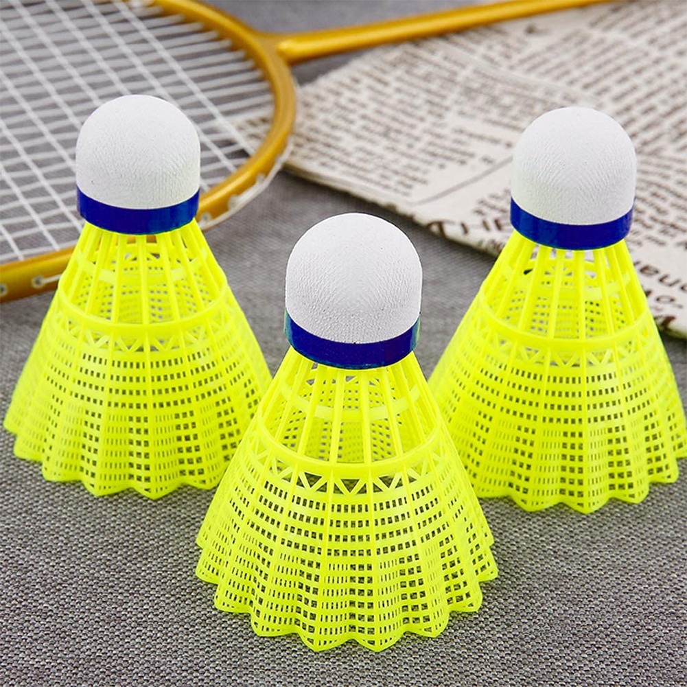 Plastic shuttlecock High quality, very light and easy to fly Badminton ...