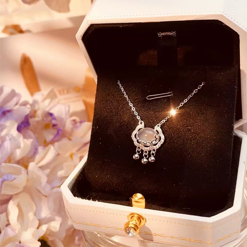 Pendant necklace for men and women light luxury senior design sense ...
