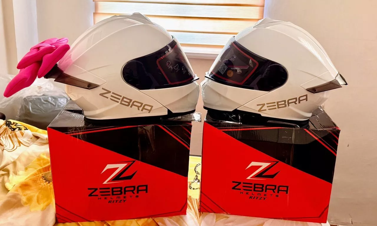 𝐁𝟏𝐓𝟏 ZEBRA Couple Helmet Full Face Modular Helmet Buy 1 Take 1 Couple ...