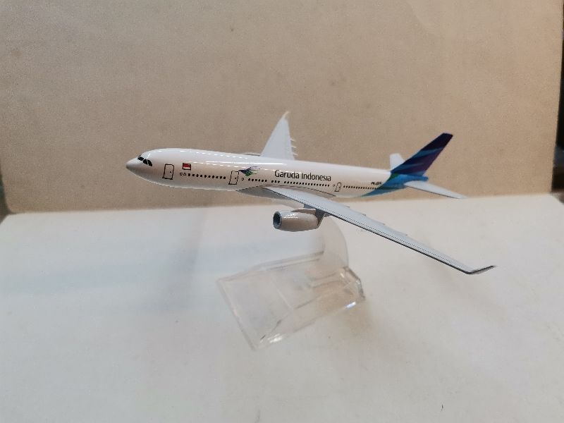 Garuda Indonesia A330 Diecast Toy Airplane Model - 6 Inches with Stand ...