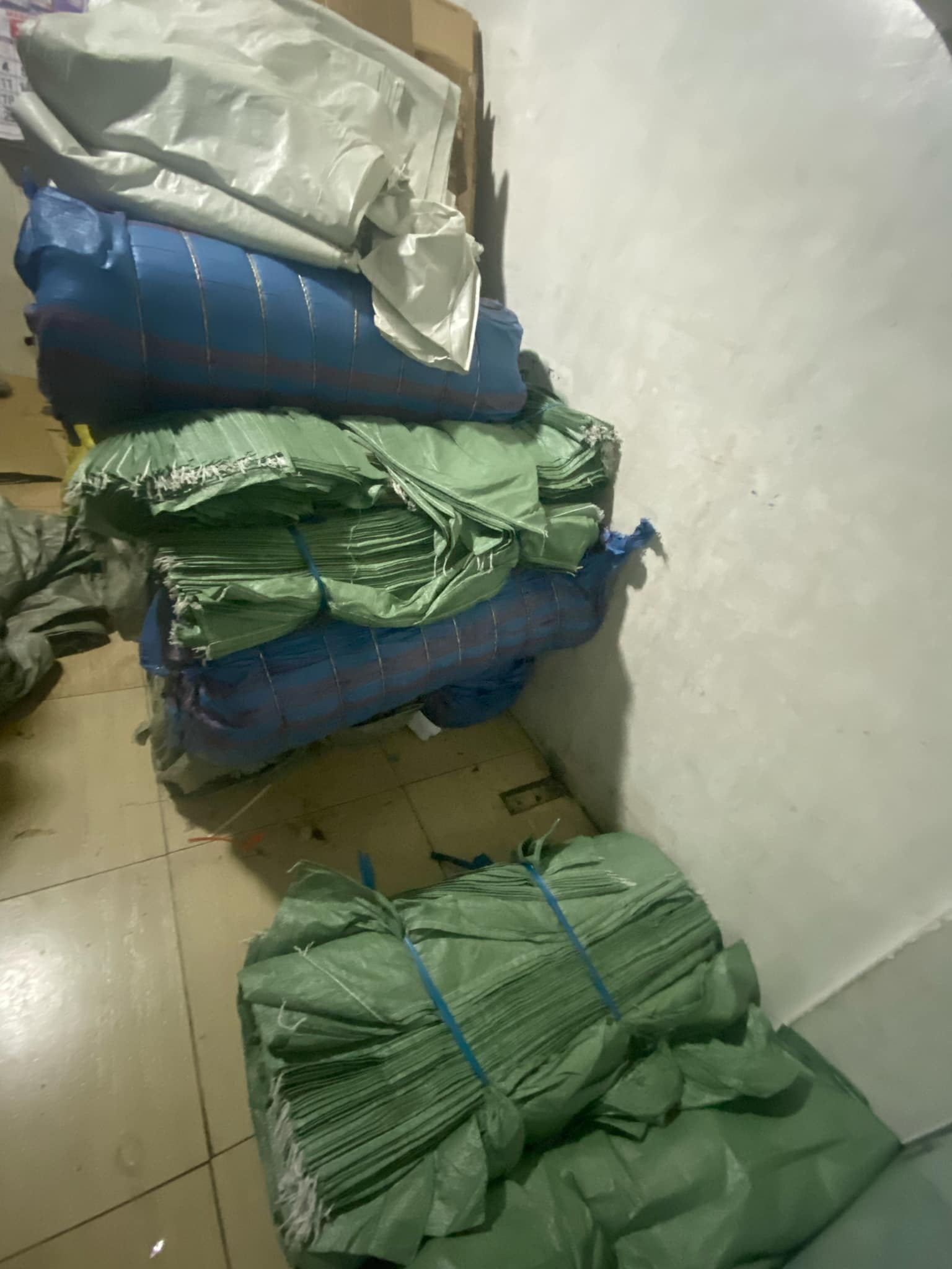 BRAND NEW 1 PC ISANG PIRASO 80 kilo Sako Trash bag/Sack Malaking Sako ...