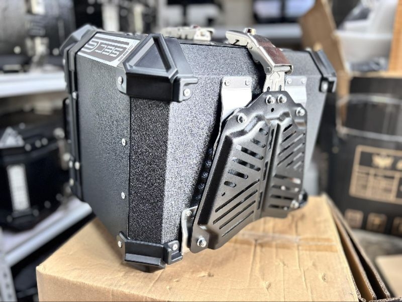 SEC ALLOY ANTISCRATCH 45 LITERS TOP BOX WITH BACKREST | Shopee Philippines
