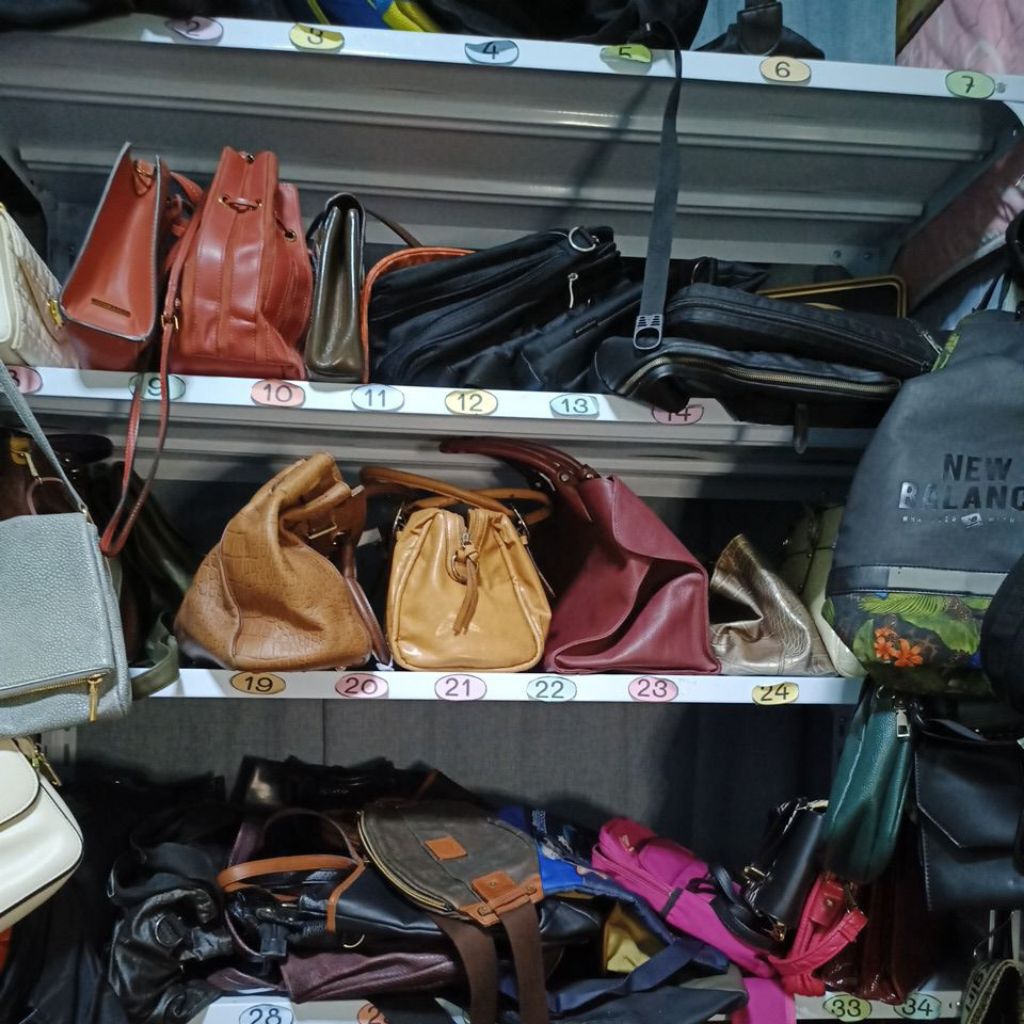 bagelyas atbp/pre-loved bags and wallets | Shopee Philippines