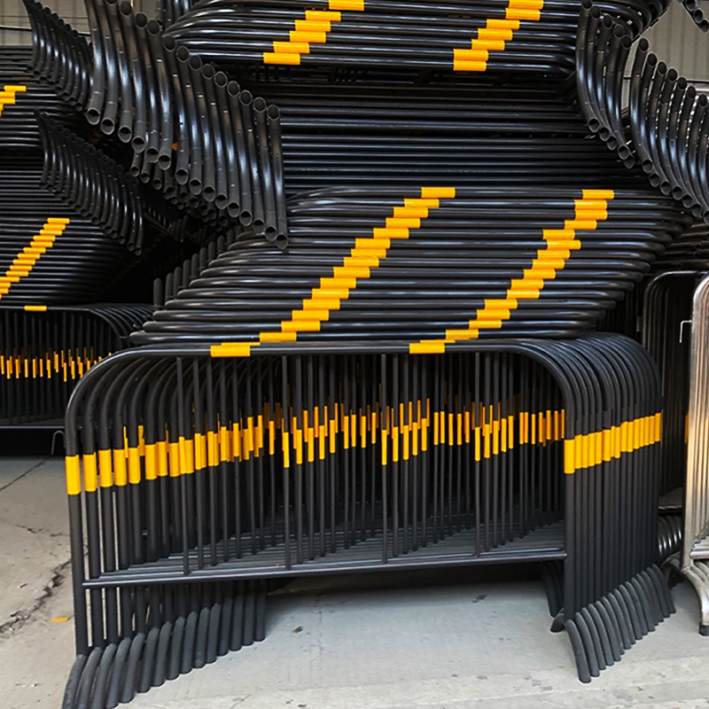 1.5m/2m Traffic steel barrier red and black Sturdy and durable used for ...